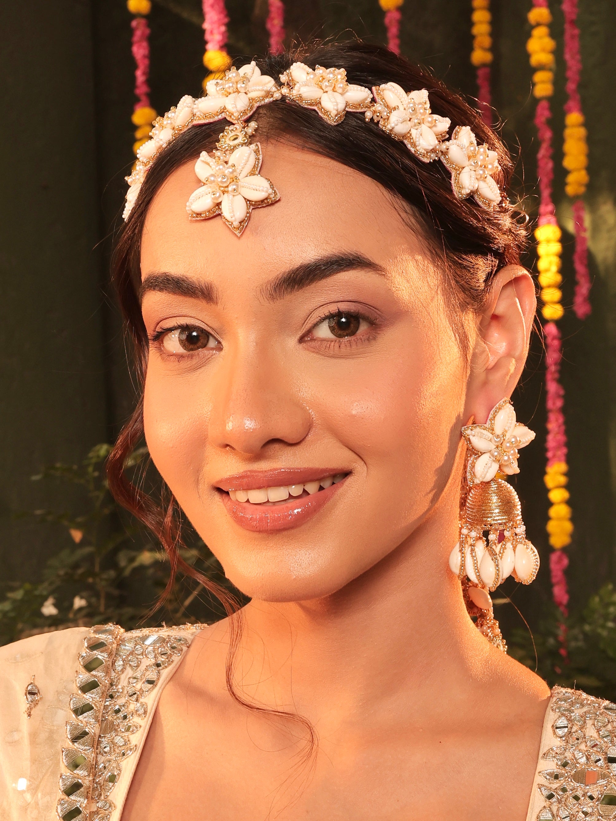 Kaju Katli Cowrie (Jhumki & Mathapatti Set) – TONOTO