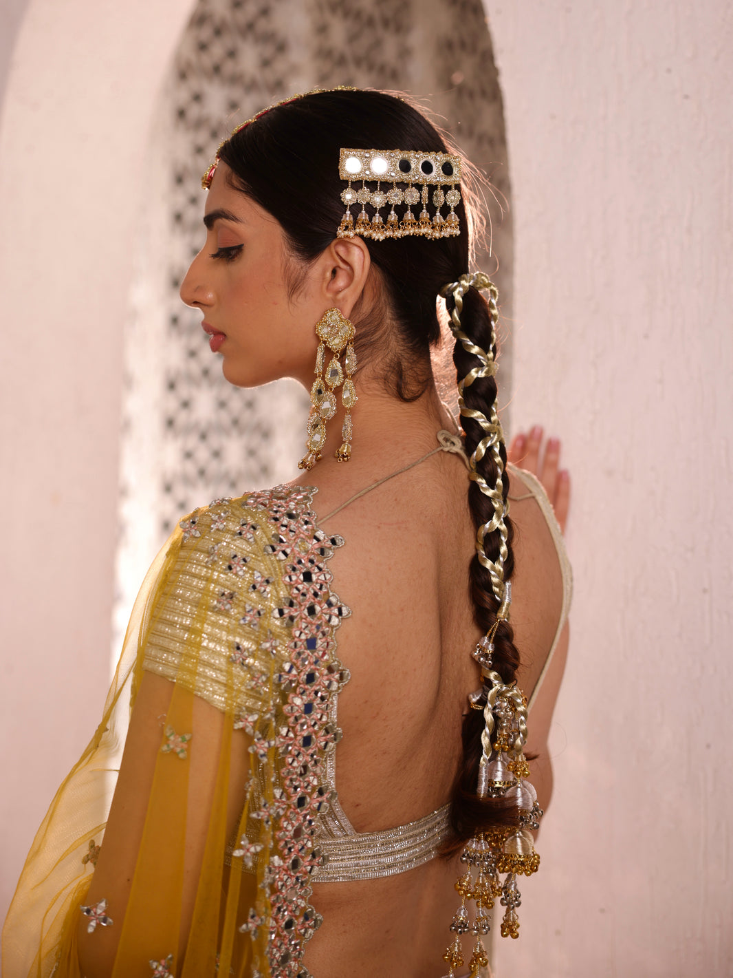 Ishq Gold Theme – TONOTO